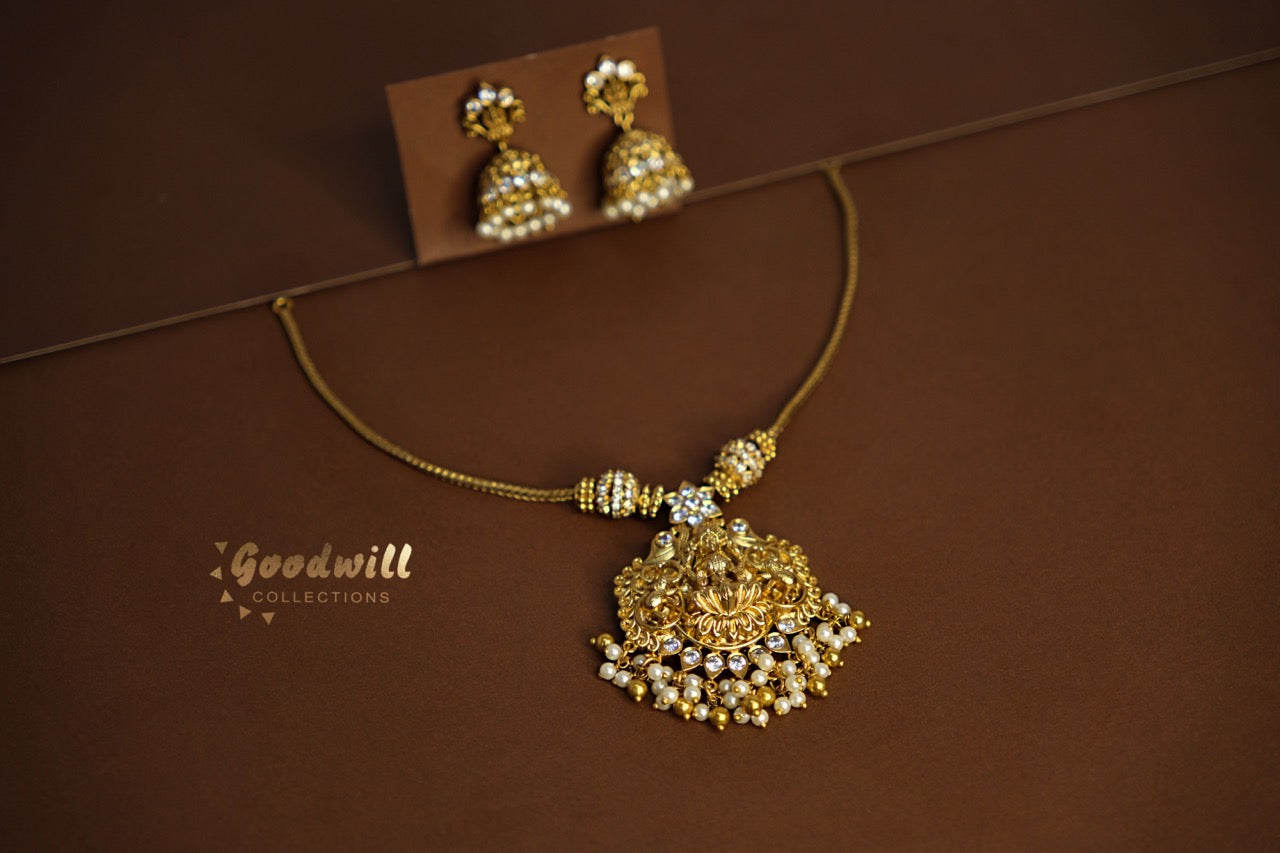 TEMPLE DESIGN PENDANT SET