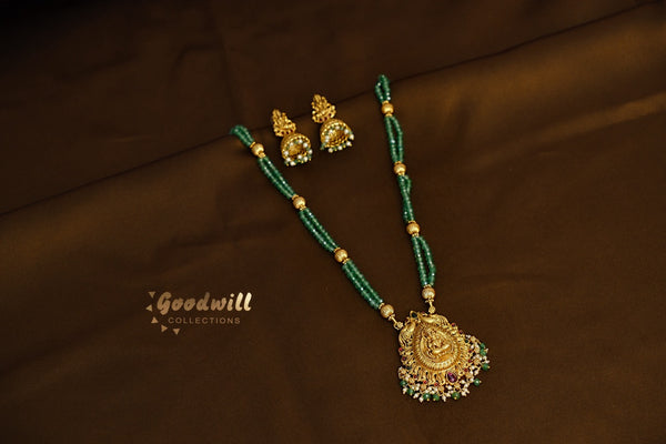 GREEN BEAD GOPI PENDANT LONG CHAIN