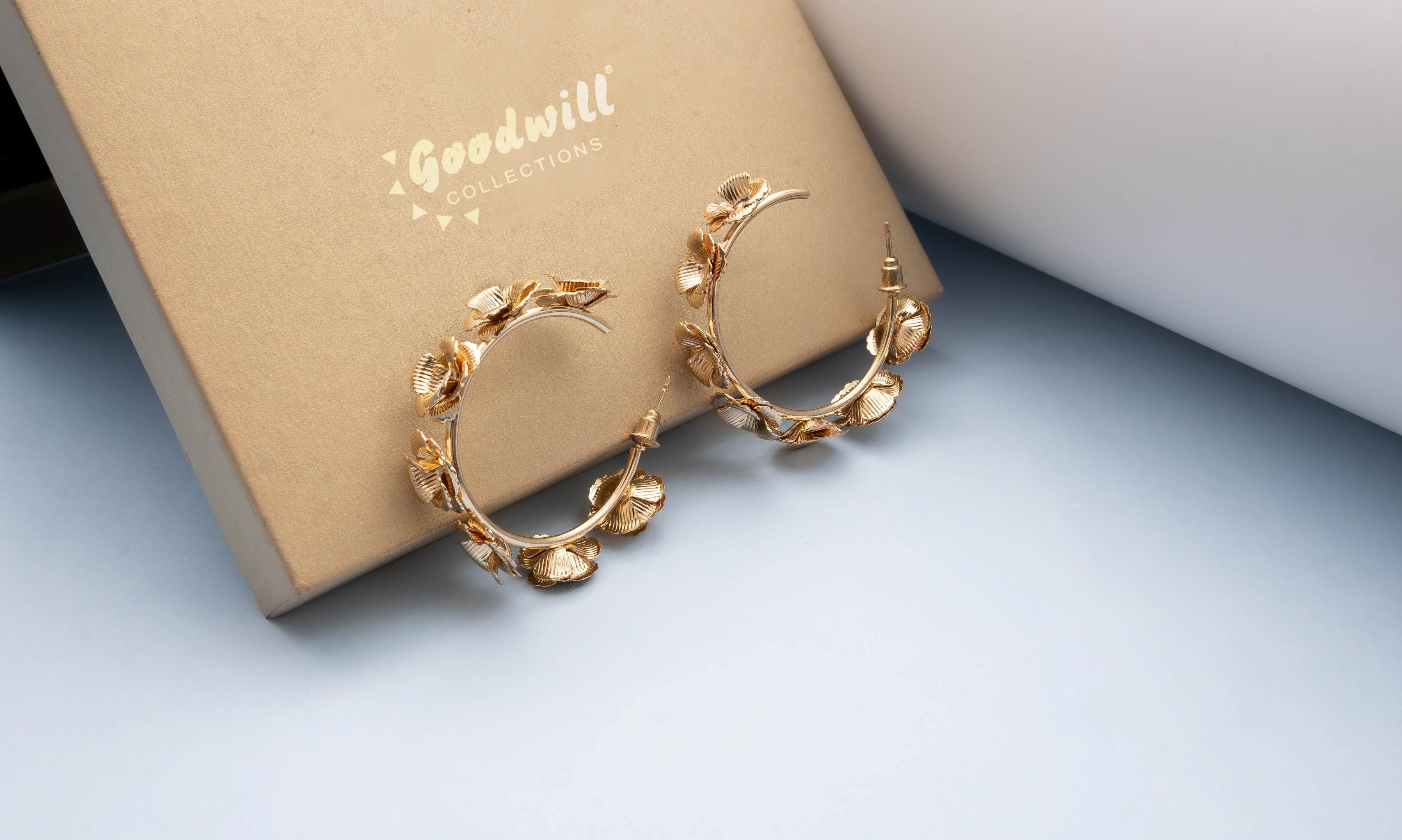 GOLDEN FLOWER DESIGN HOOPS